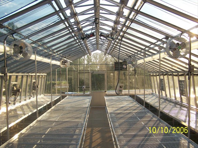 Commercial & Institutional Growing Greenhouses